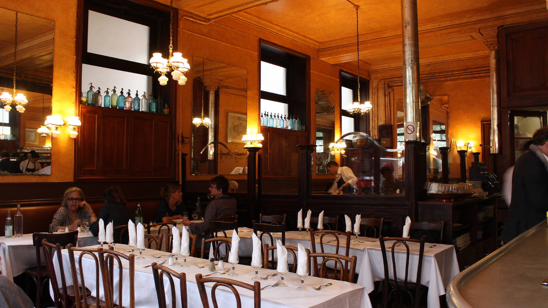 Chez Omar | Restaurants in Le Marais, Paris