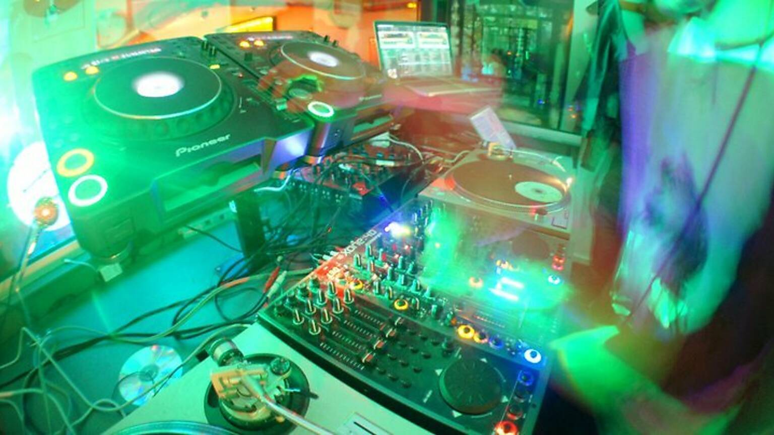 Dance bars in Paris - Best Paris bars - Time Out Paris