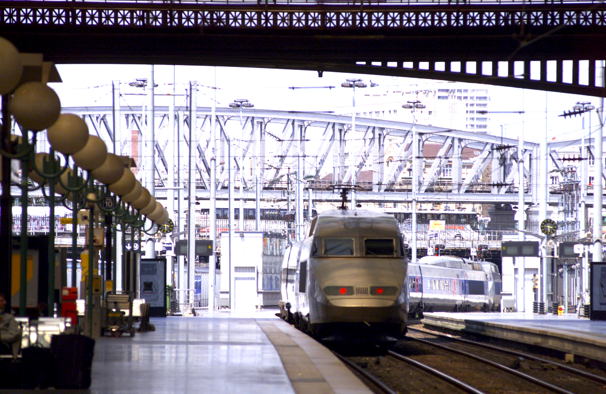 Rail travel to and from Paris