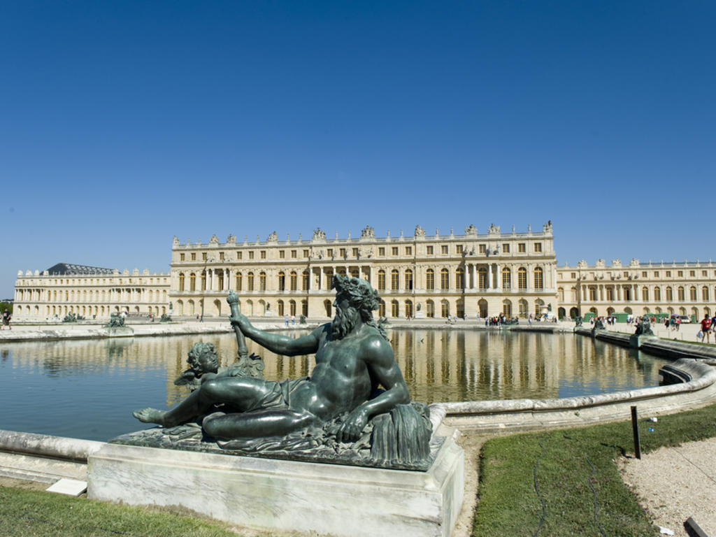 50 Best Attractions In Paris to Add to Your Hit List