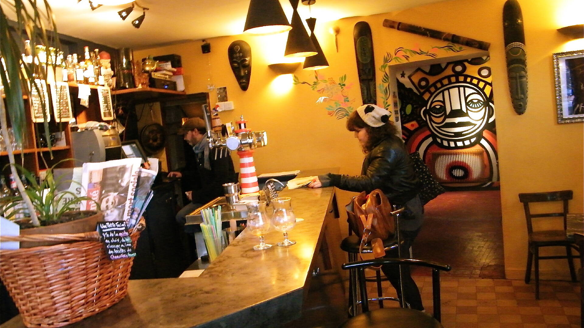 Mama Kin | Restaurants in Jaurès, Paris