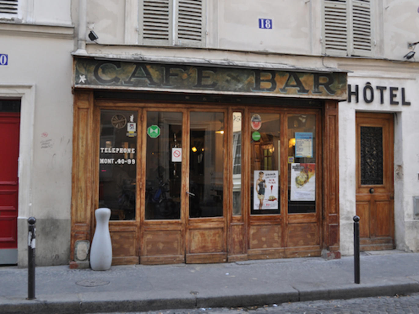 50 Best Bars in Paris, from Speakeasies to Dive Bars