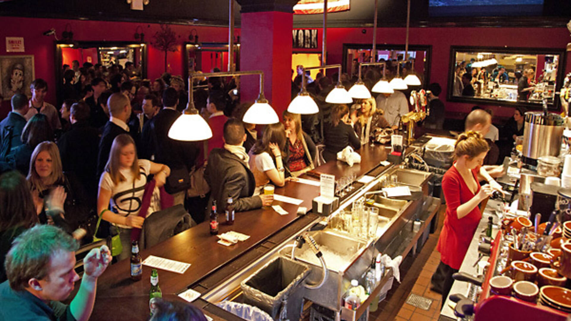 Best nights for open mic at comedy clubs in NYC