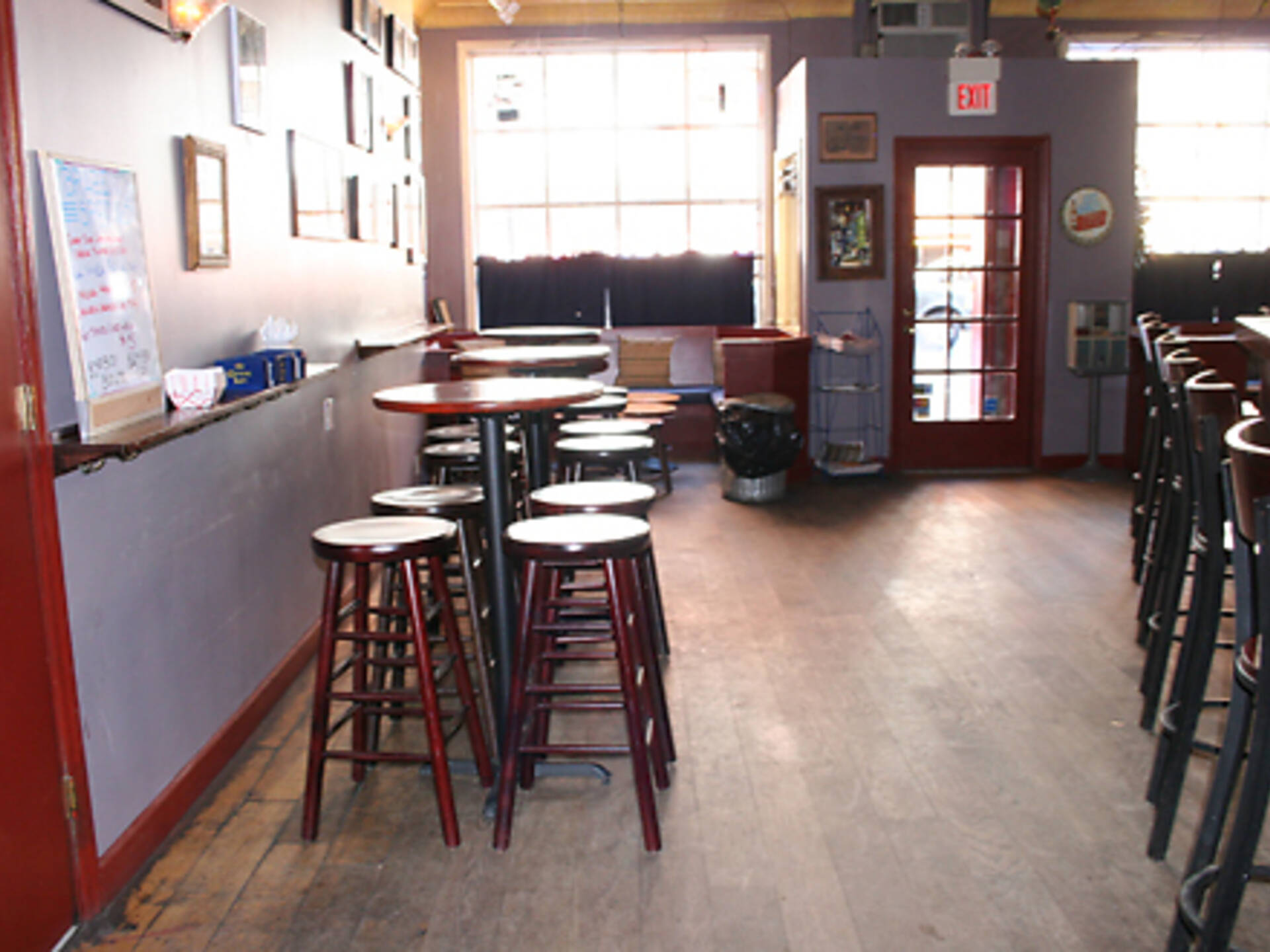 Free food and bar food deals at New York City bars