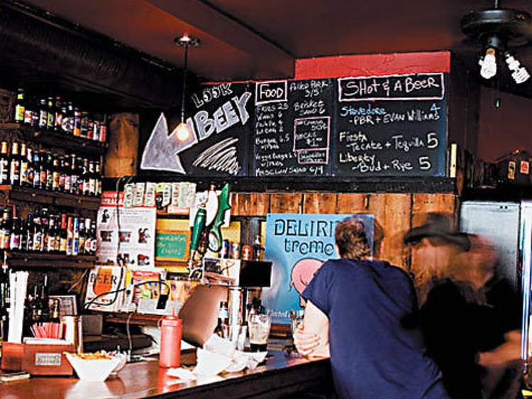 NYC's 20 best dive bars for cheep beer, shots and relaxed fun