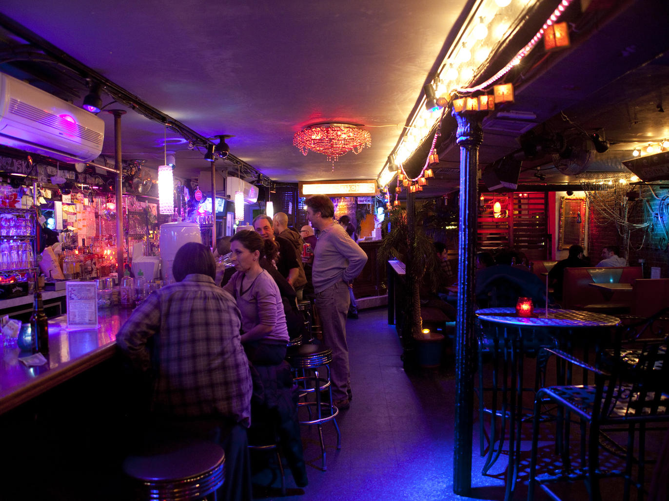 12 Cheap Bars in NYC To Try Tonight