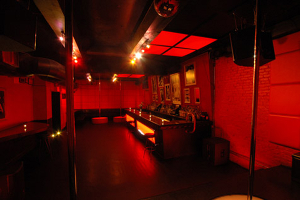 R Bar | Bars in Williamsburg, New York
