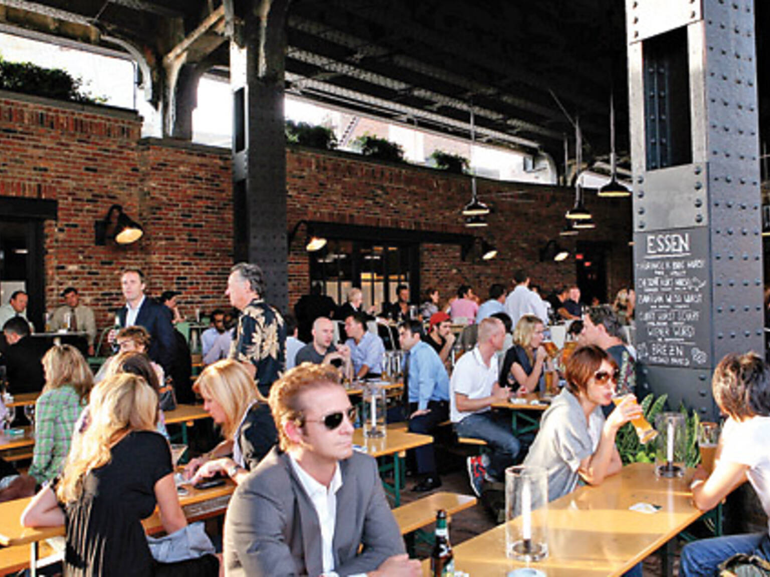 Chelsea bars near the High Line: Where to go for summer drinks