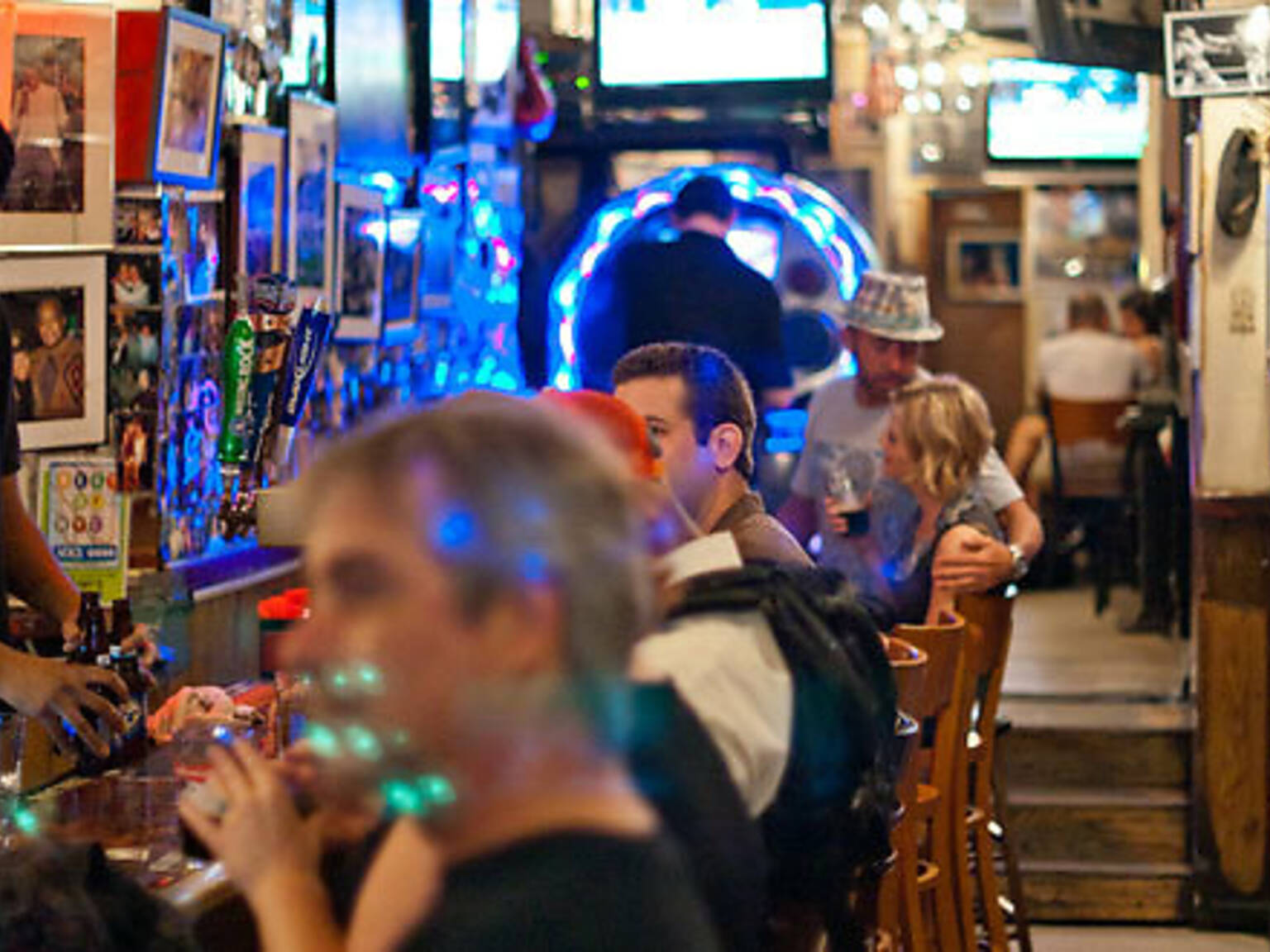 NYC's 19 best dive bars for cheep beer, shots and relaxed fun