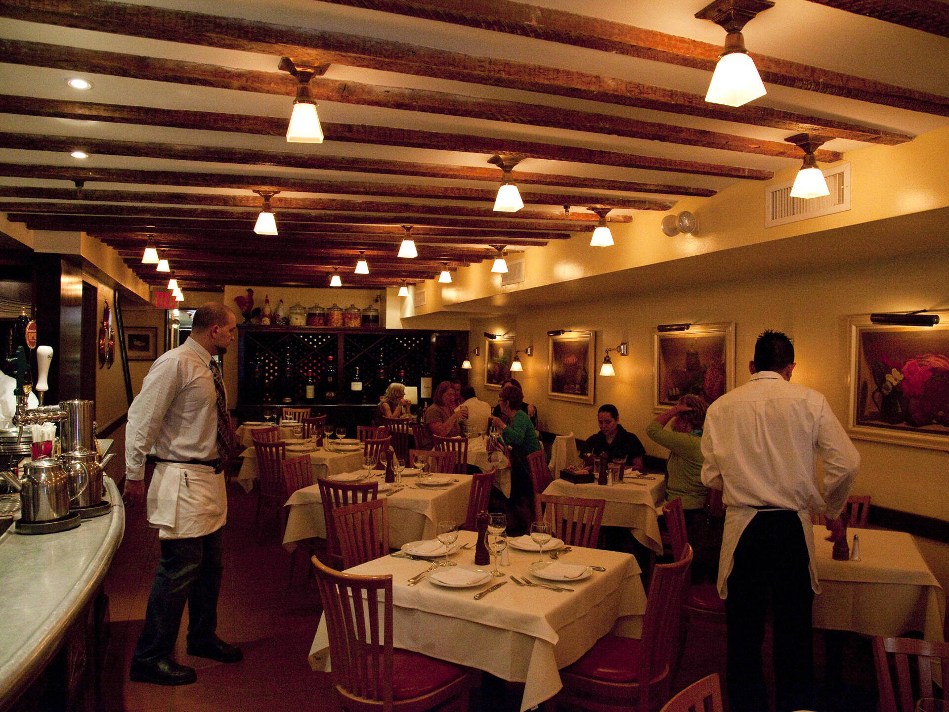 14 Best Restaurant Row NYC Eateries to Visit Before Broadway