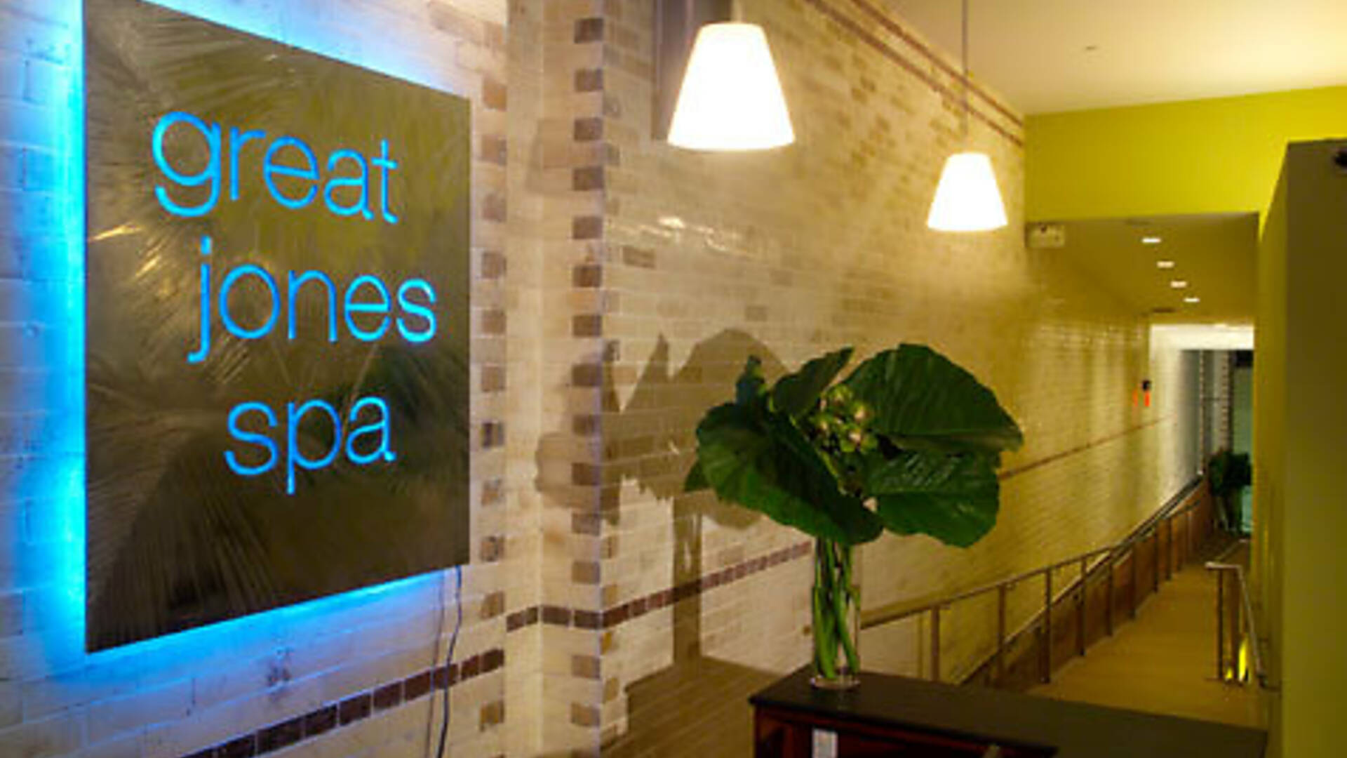 Water spas for a day of relaxation in NYC