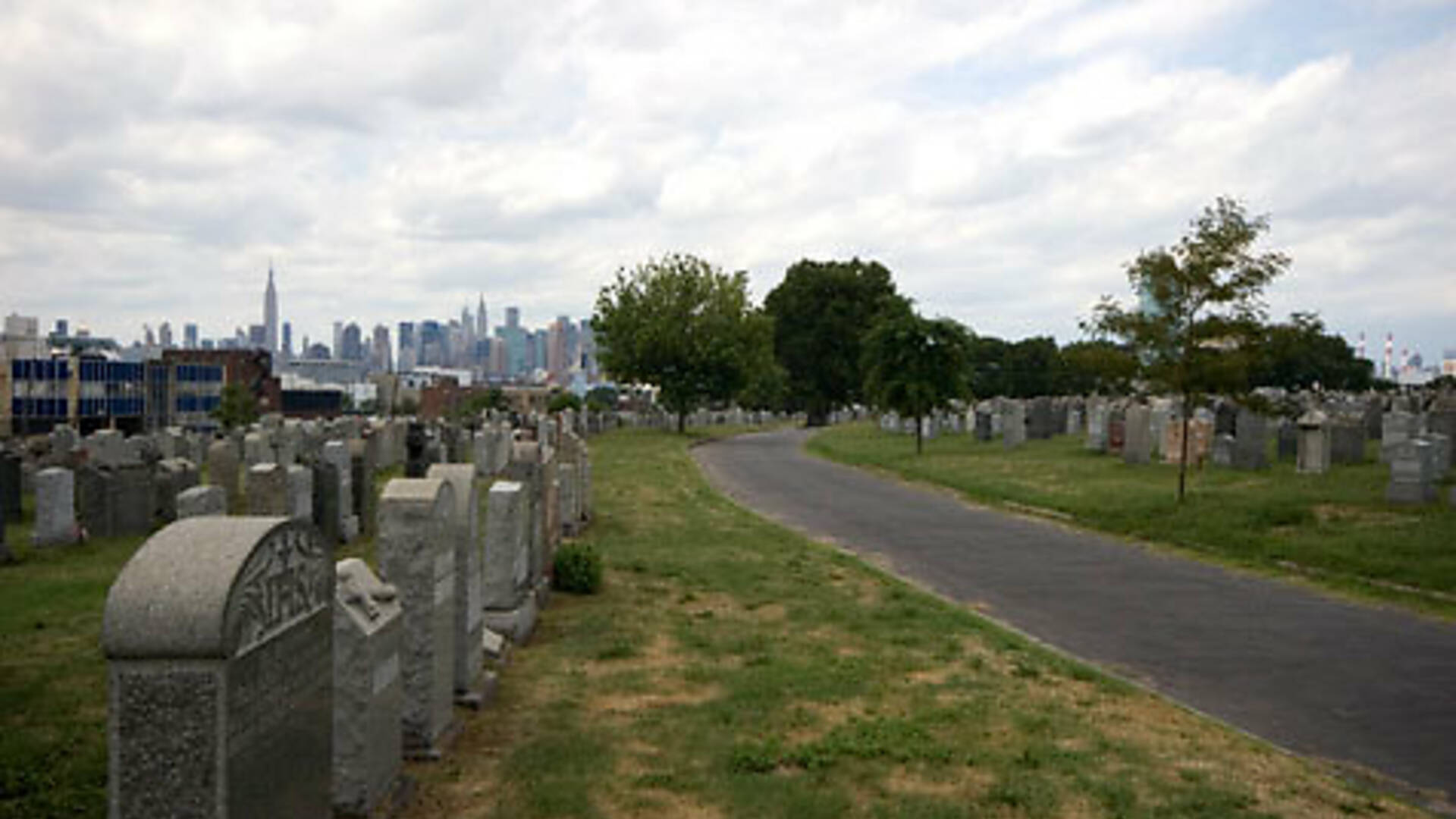 Bike routes in NYC: The Queens cemetery belt