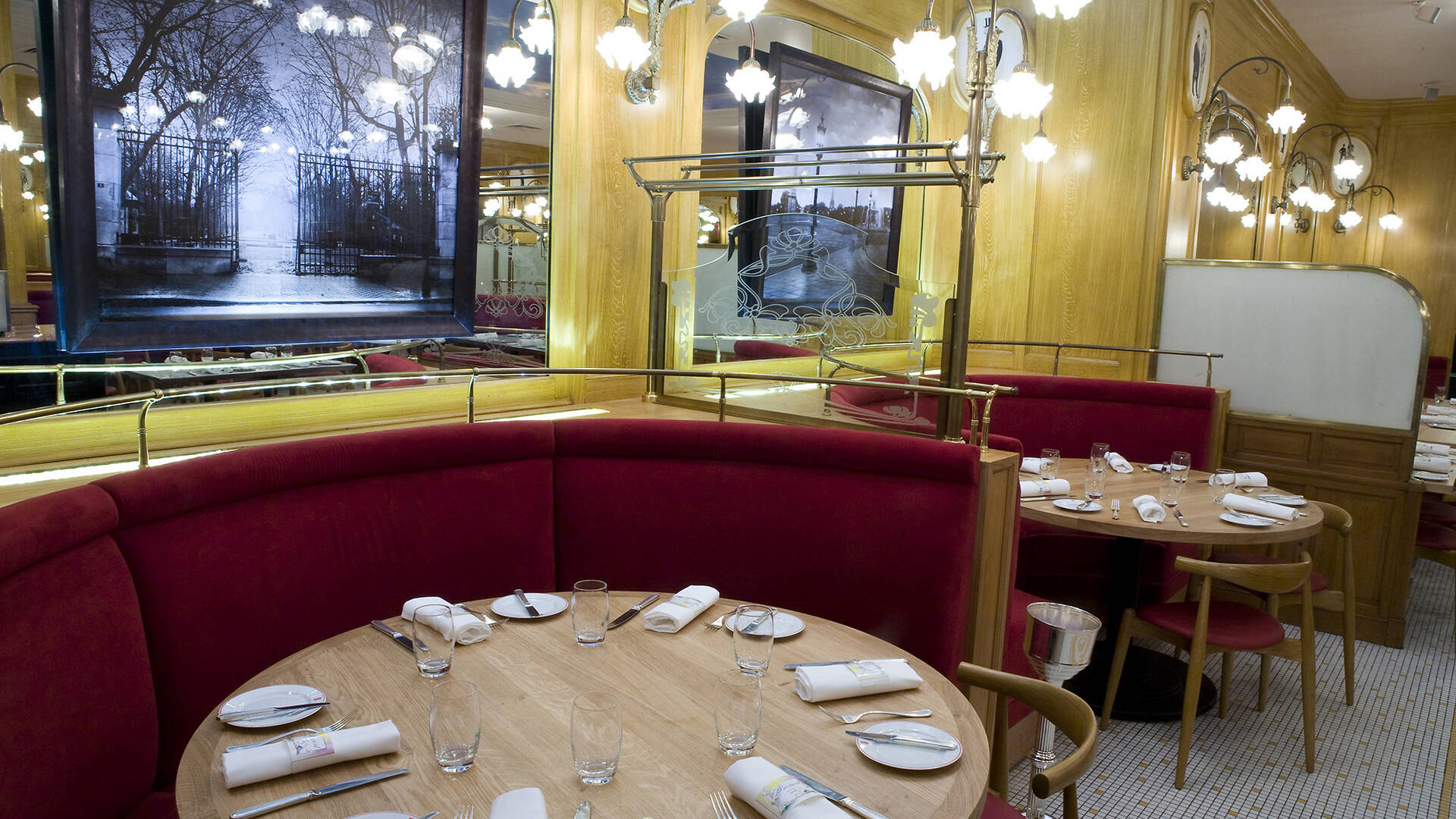 Benoit | Restaurants in Midtown West, New York