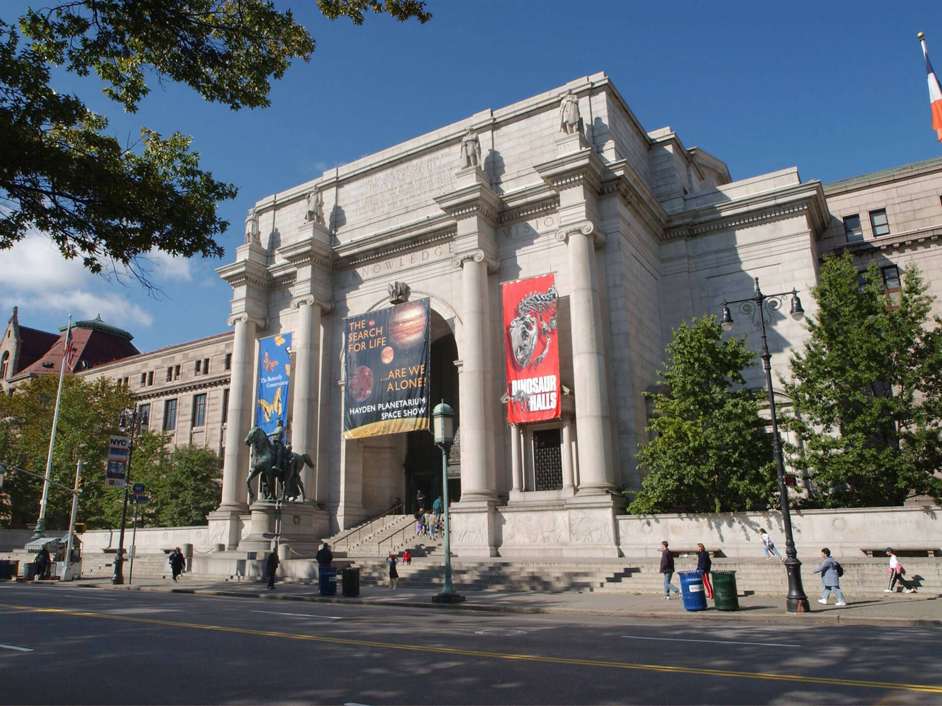 Summer dates in New York: Dates at NYC museums and institutions
