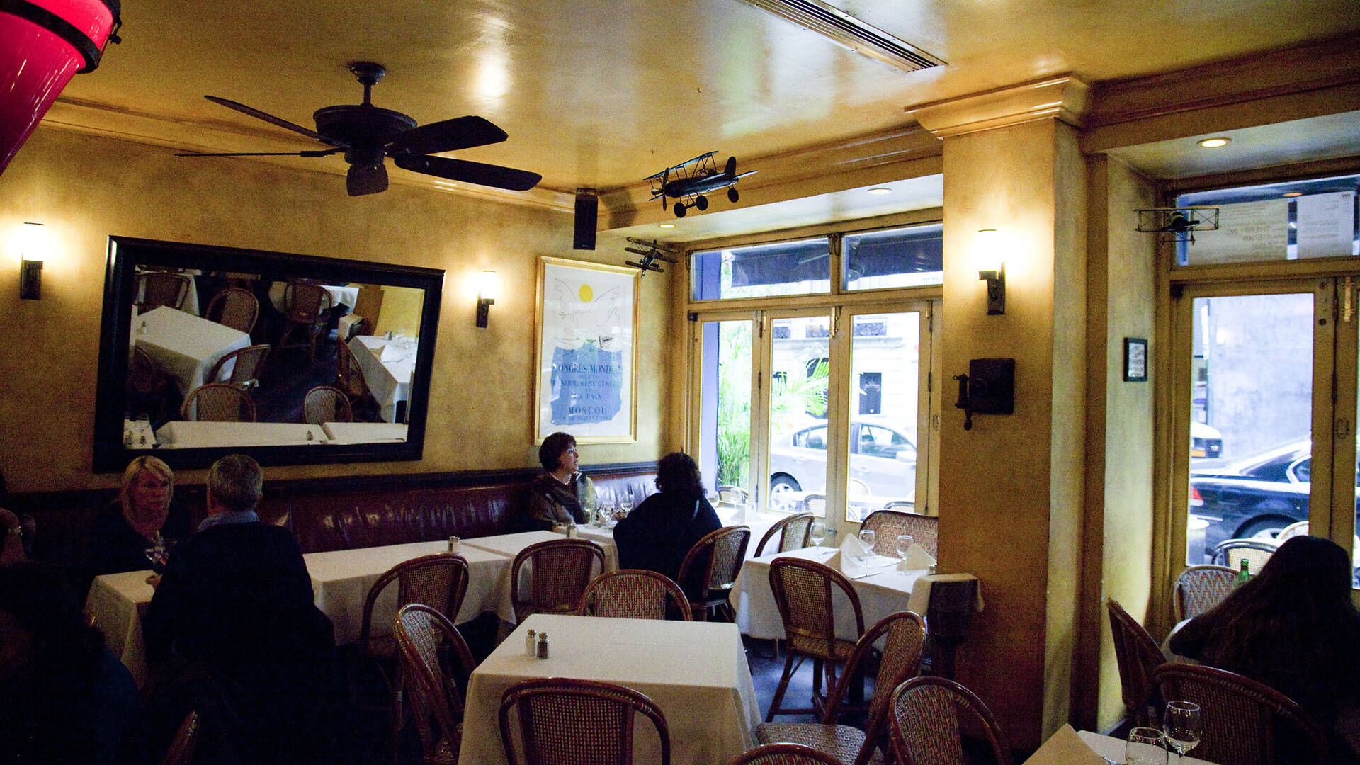 Le Charlot | Restaurants in Lenox Hill, New York