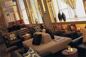 Oasis | Bars in Midtown East, New York