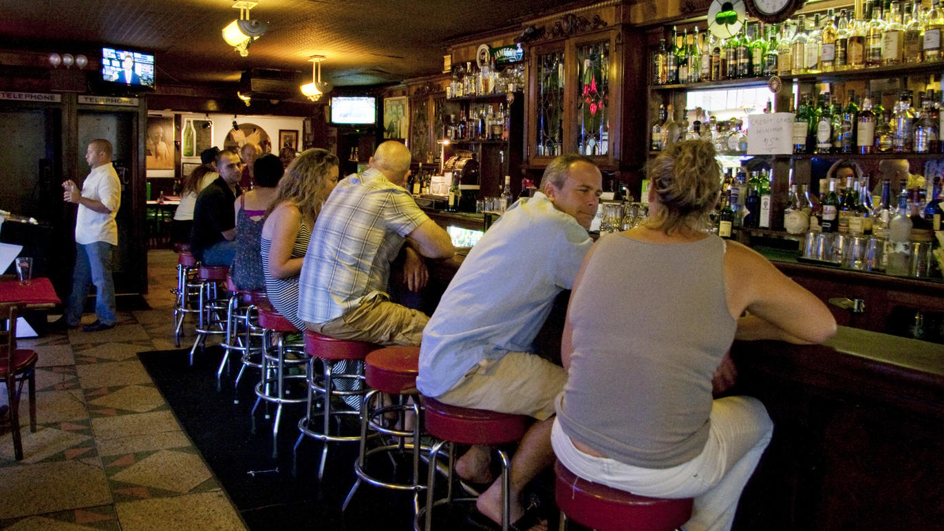 Peter McManus Café | Bars in Chelsea, New York