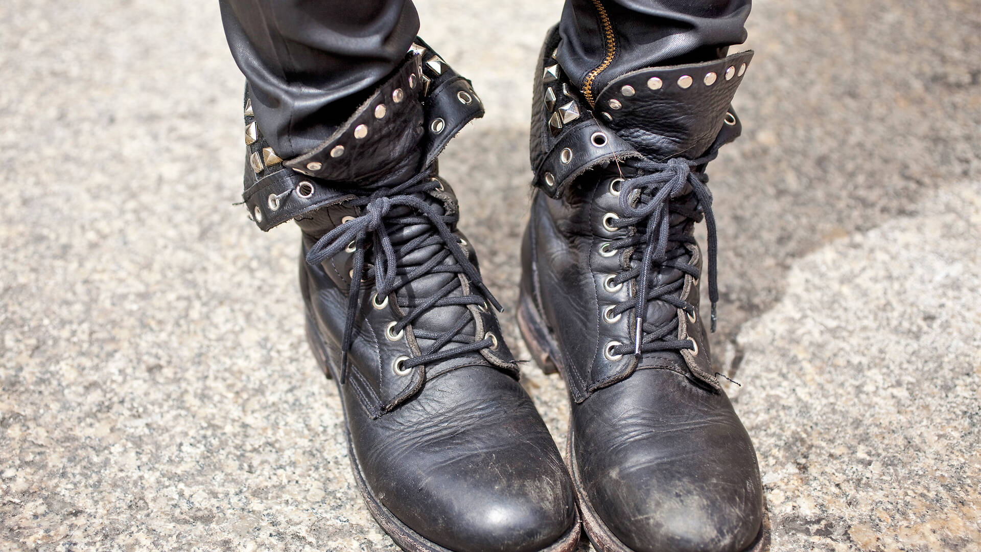 Street fashion with I Want to Be Her author Andrea Linett