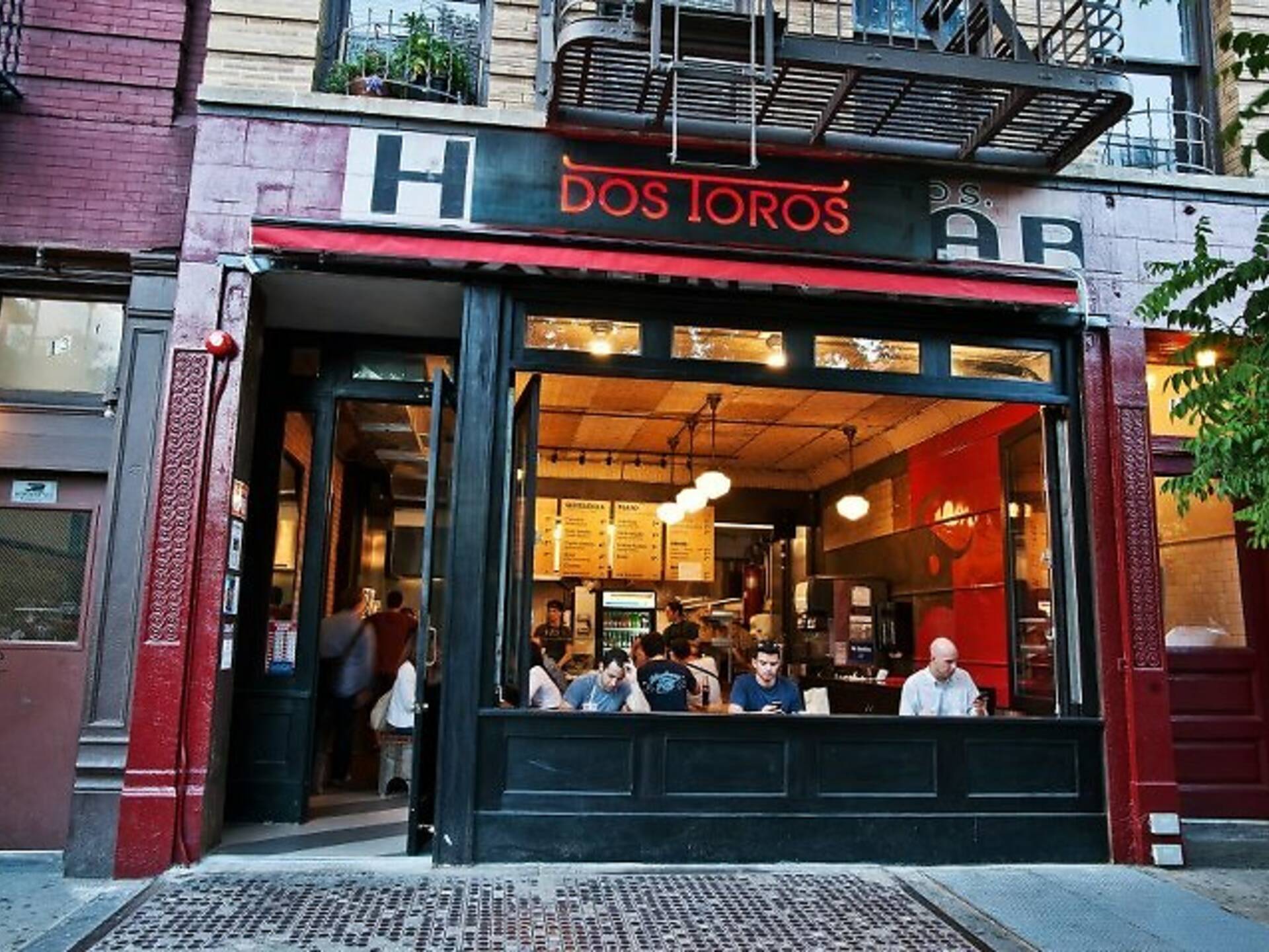 14 Best Fast Food Restaurants in NYC to Try Now
