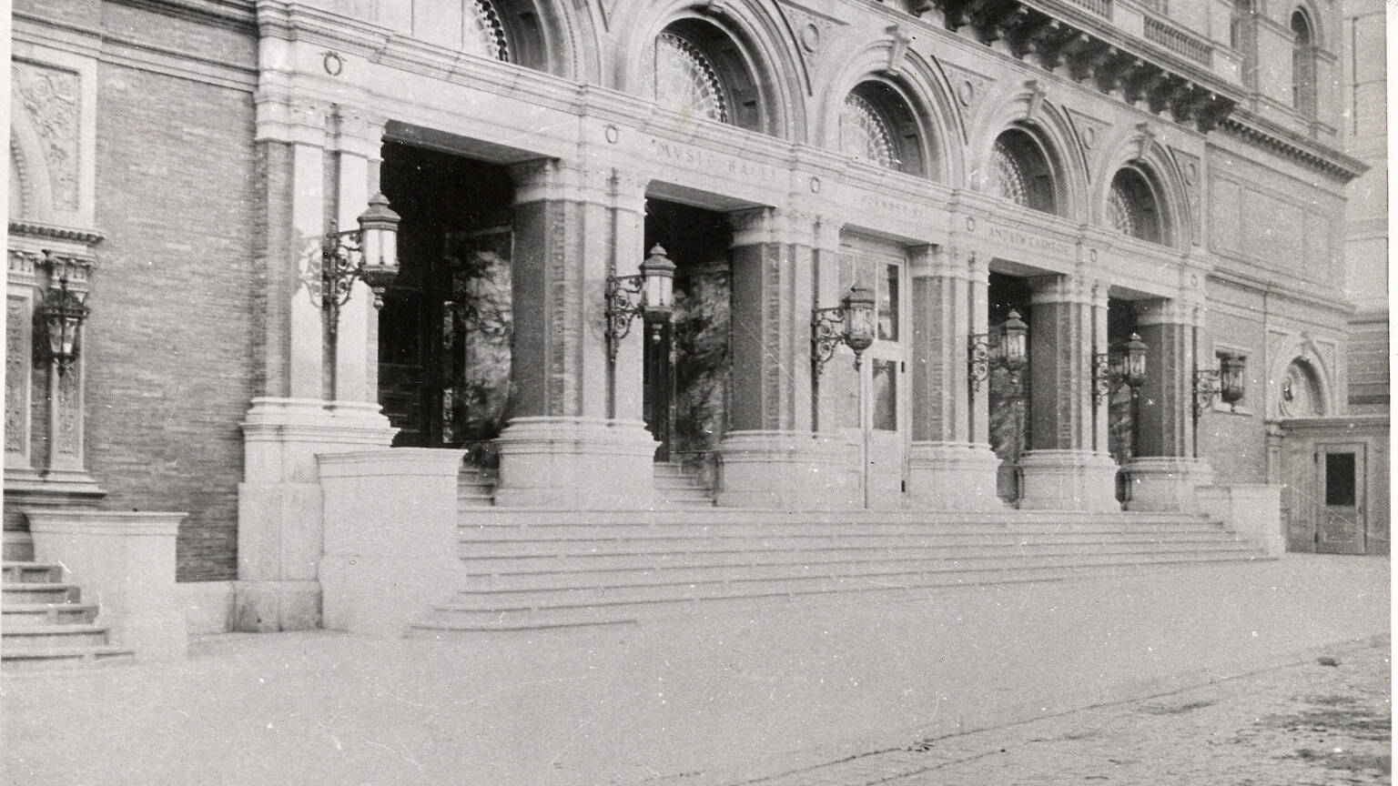 New York attractions: Carnegie Hall (SLIDE SHOW)