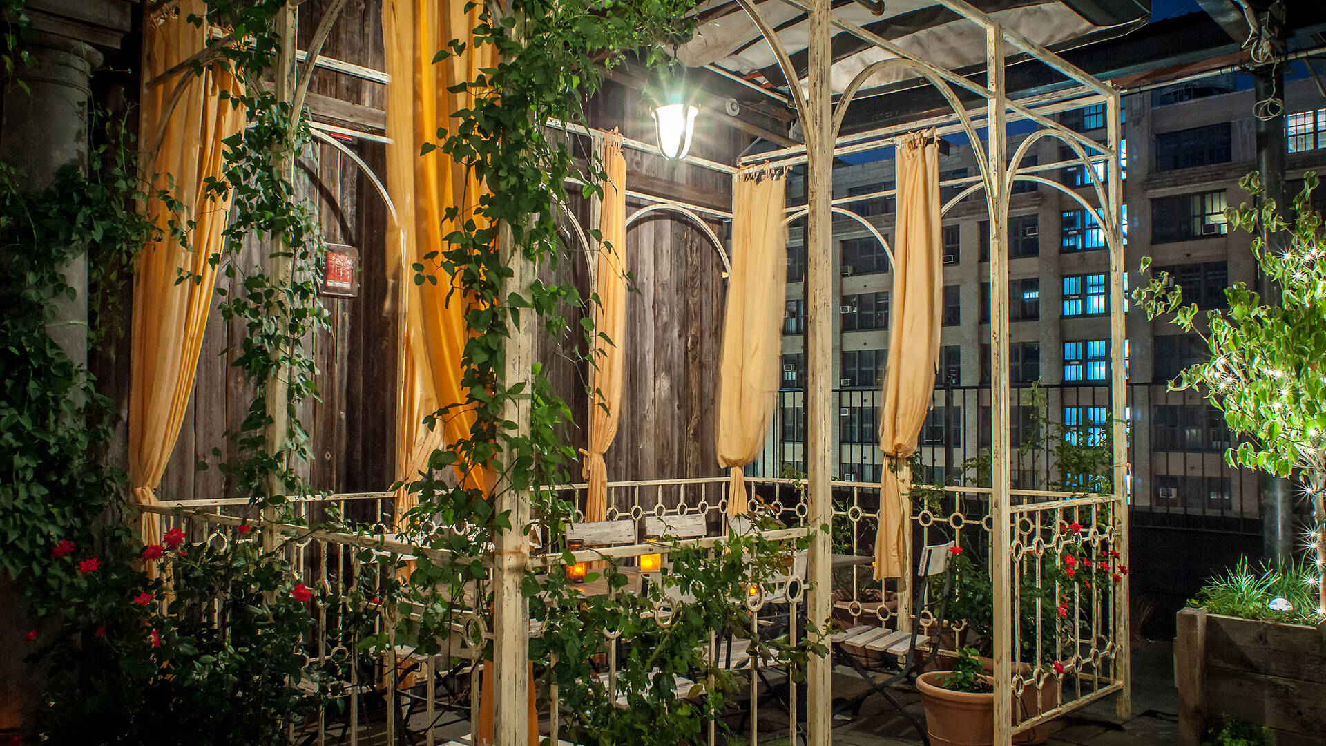 Gallow Green | Bars in Chelsea, New York