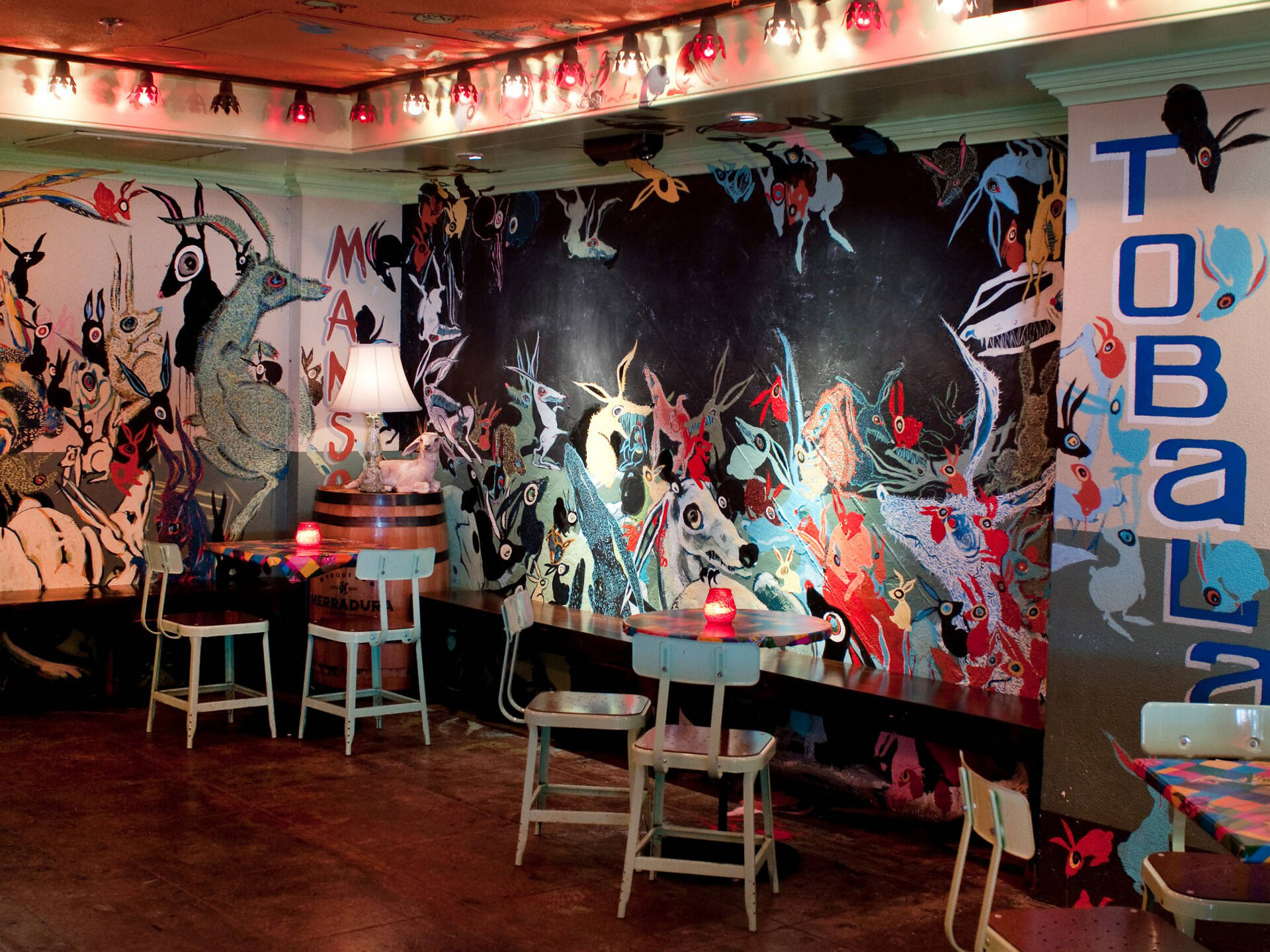 20 Best Singles Bars in Los Angeles To Meet, Hook Up and Date