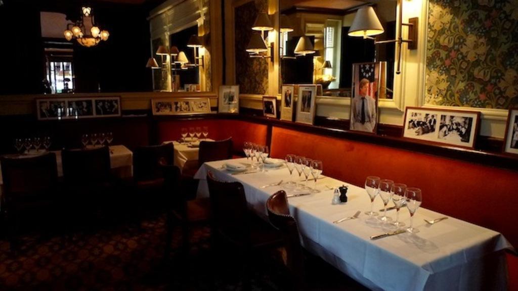 La Gauloise | Restaurants in Grenelle, Paris