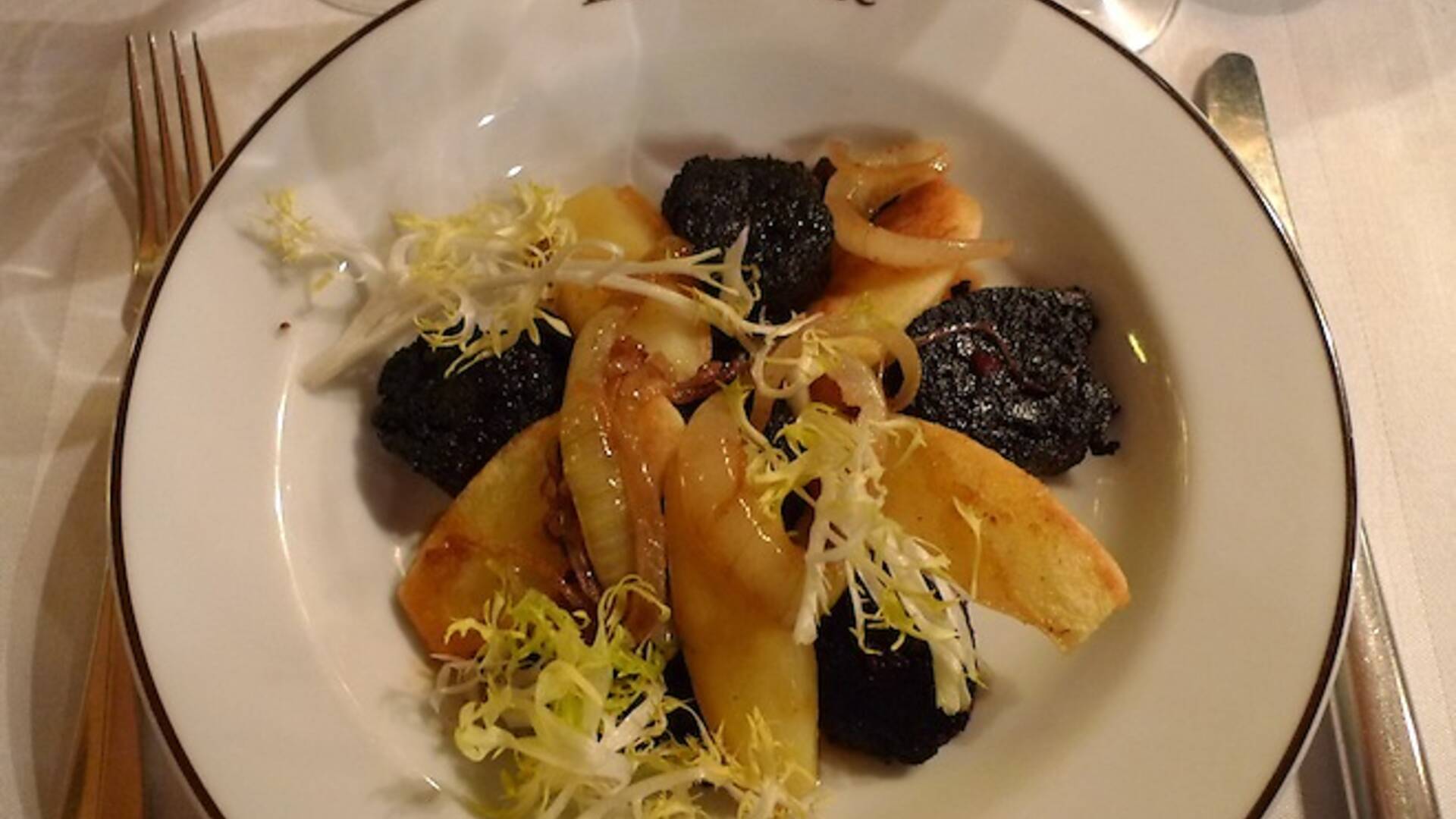 La Gauloise | Restaurants in Grenelle, Paris