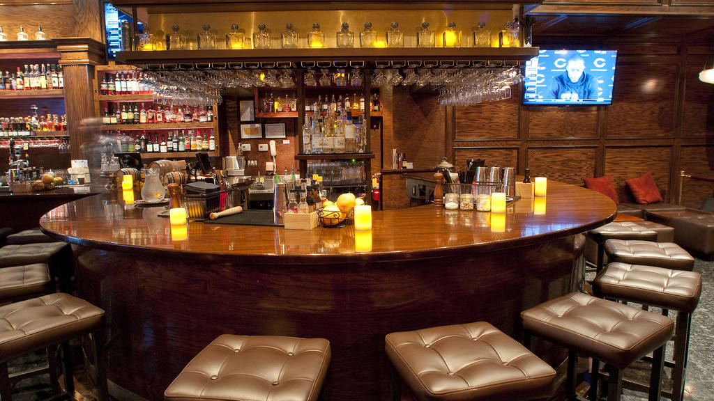 The Famous | Bars in Glendale, Los Angeles