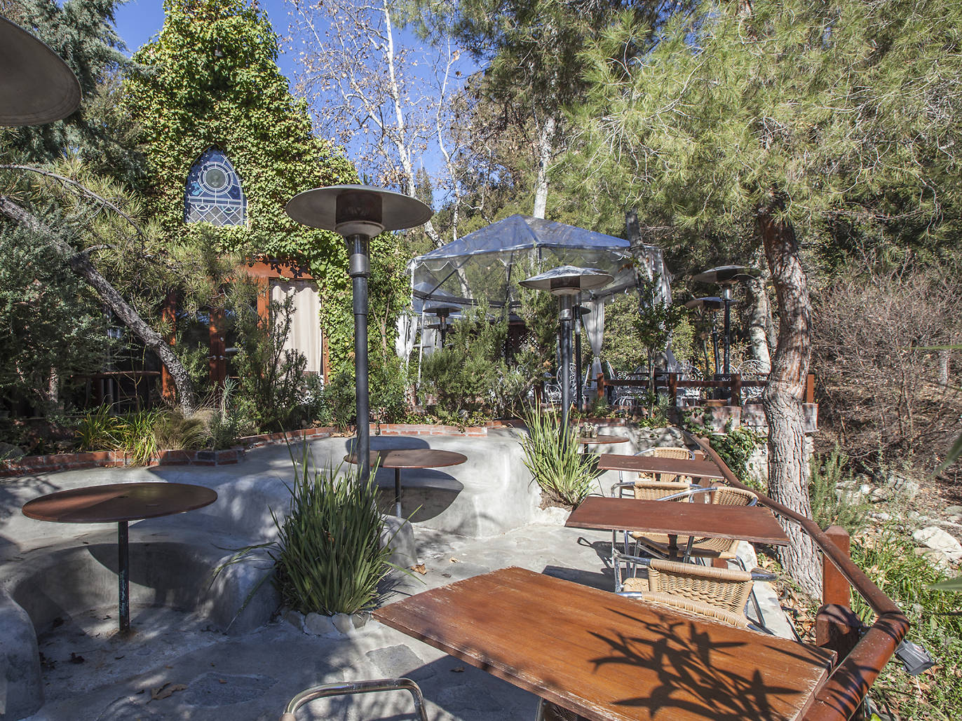 16 Best Malibu Restaurants and Bars for Oceanfront Eats