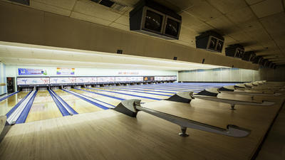 8 best bowling alleys in Los Angeles to knock down some pins