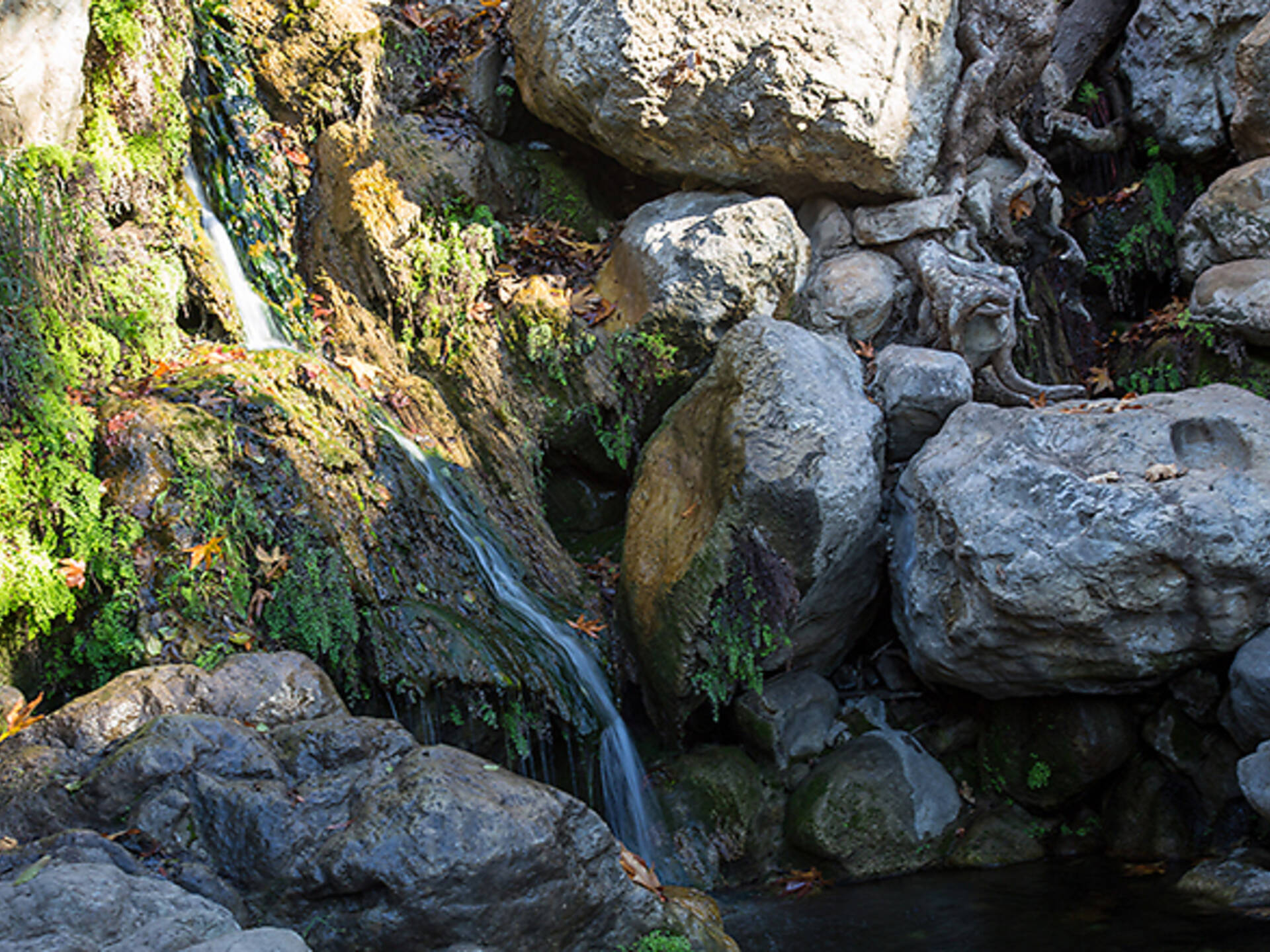 5 Best Waterfall Hikes in Los Angeles for a Refreshing Trek