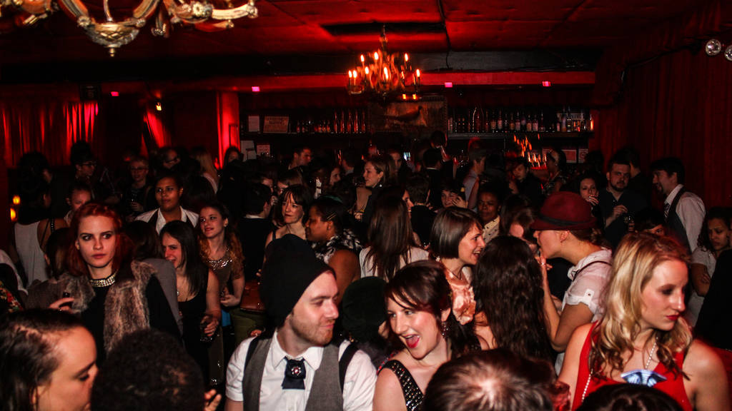 Dandy/Ette at the Manderley Bar (slide show)