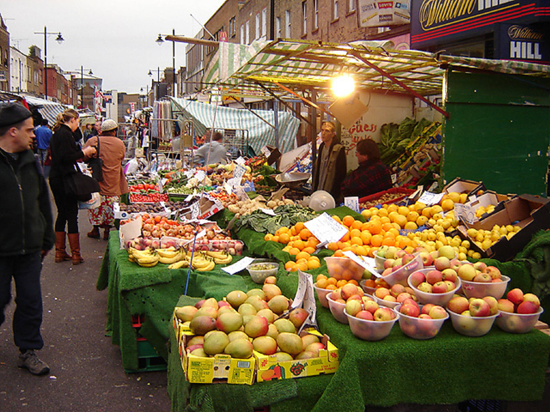 16 Best Sunday Markets in London To Get Out Of Bed For