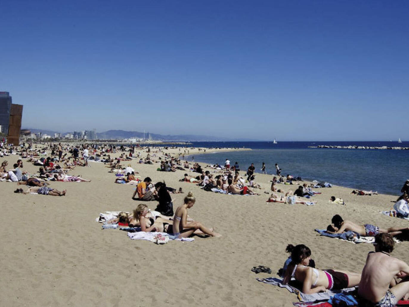 8 Best Barcelona Beaches for Year-Round Sun, Fun and Everything Else