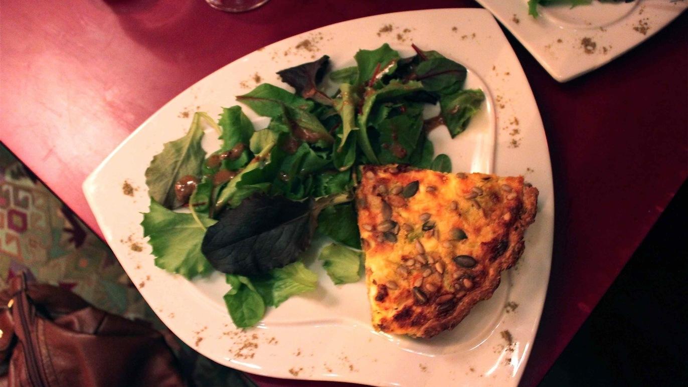 Mama Kin | Restaurants in Jaurès, Paris