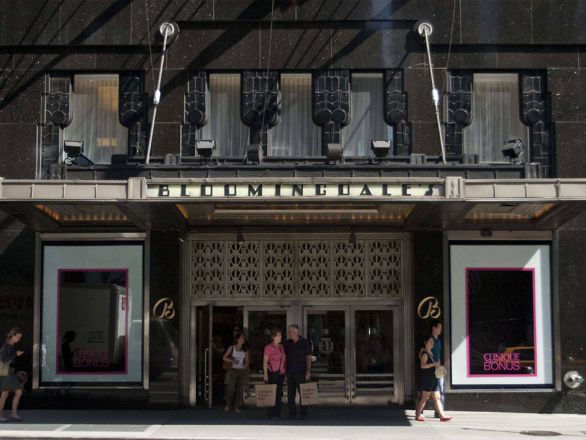 For Christmas shopping, go to the best stores in NYC