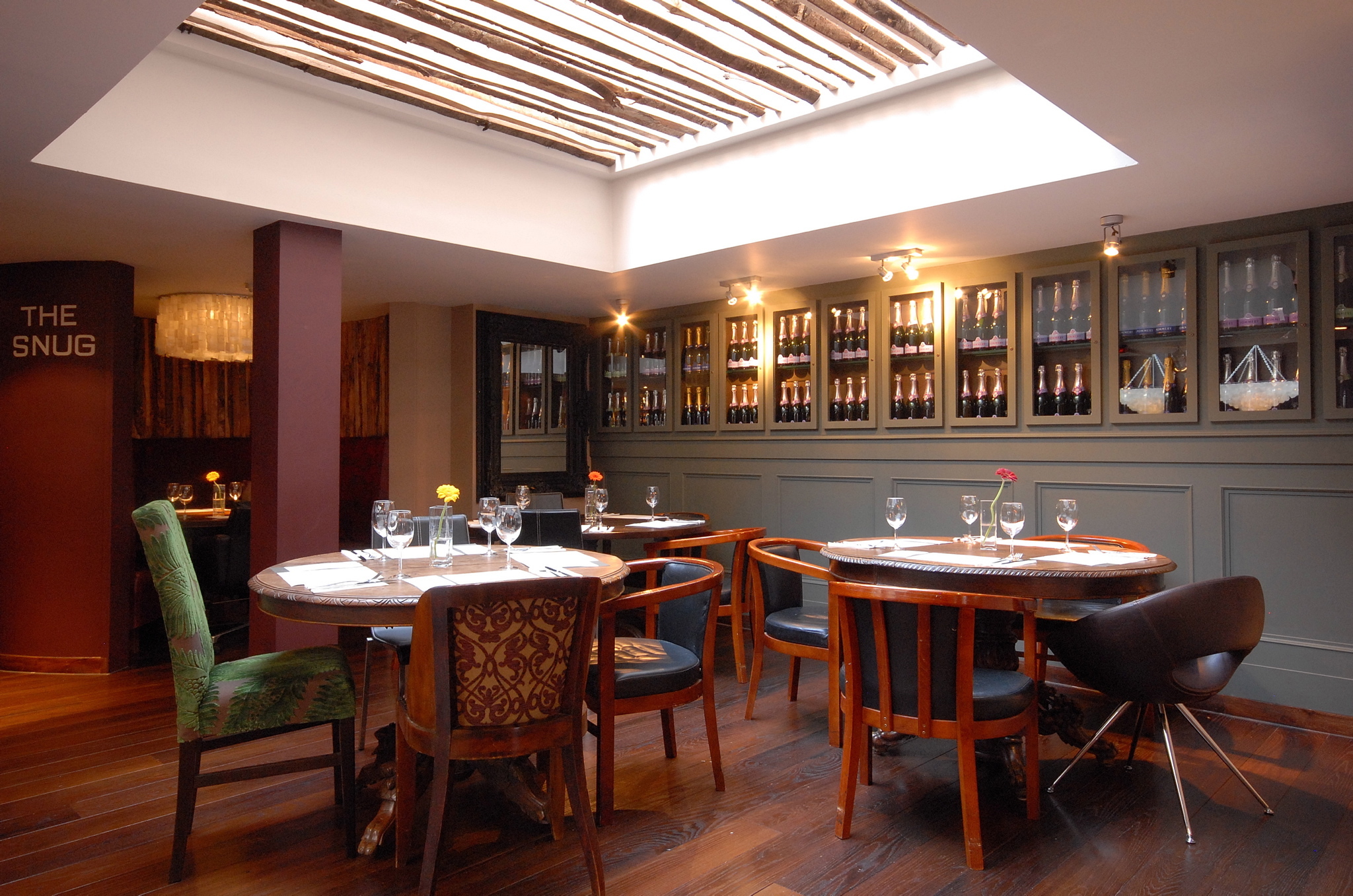 Abbey Bar | Bars and pubs in Aldgate, London