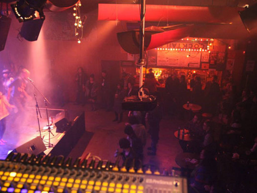 Live music venues for local bands in Los Angeles