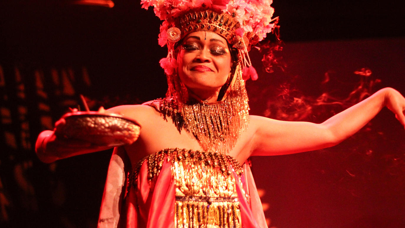 The All-Asian Burlesque Spectacular (slide show)