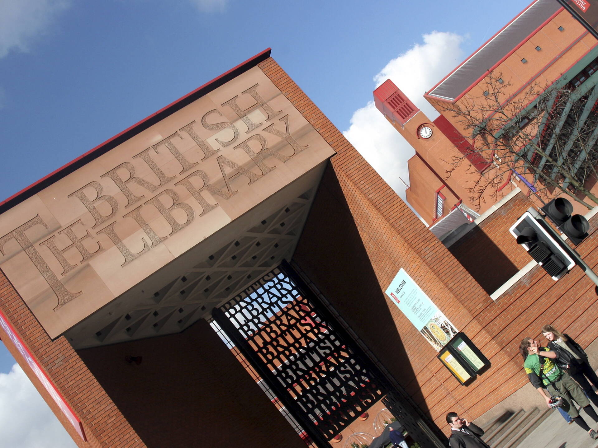 Late-night museum opening hours in London – Museums and attractions in ...