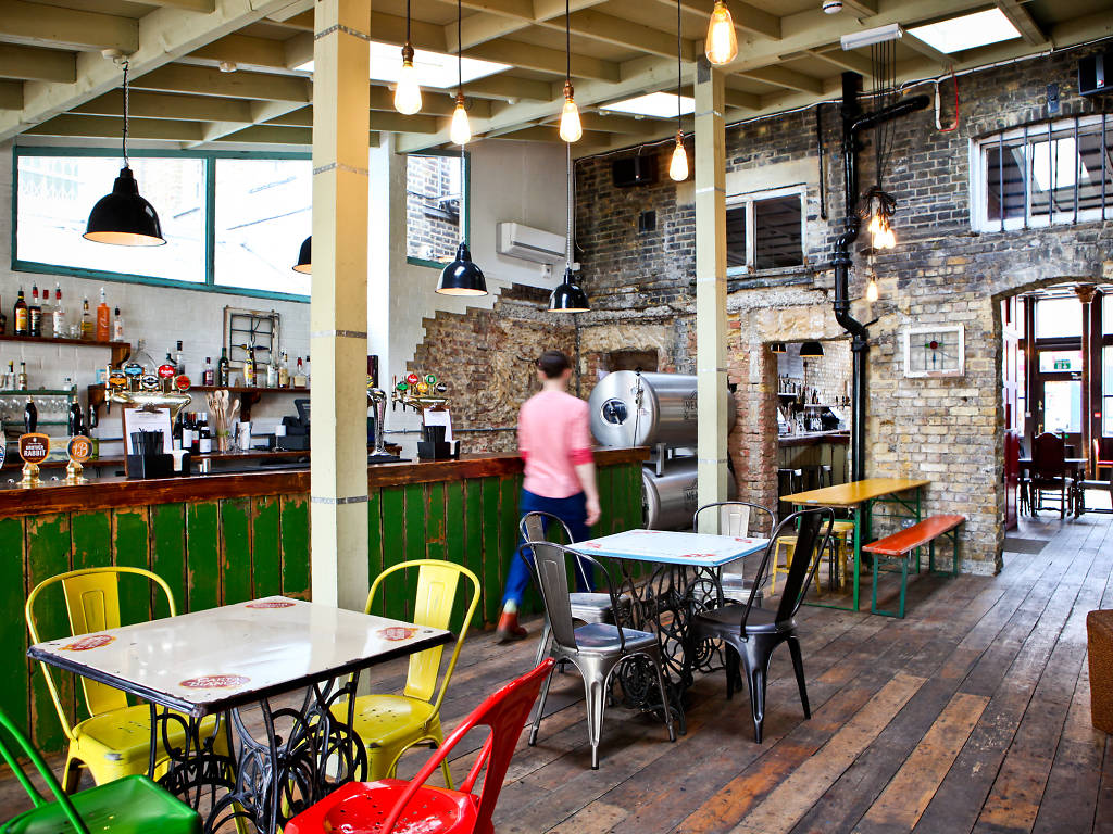 17 Best Pubs in Shoreditch For East London Boozing