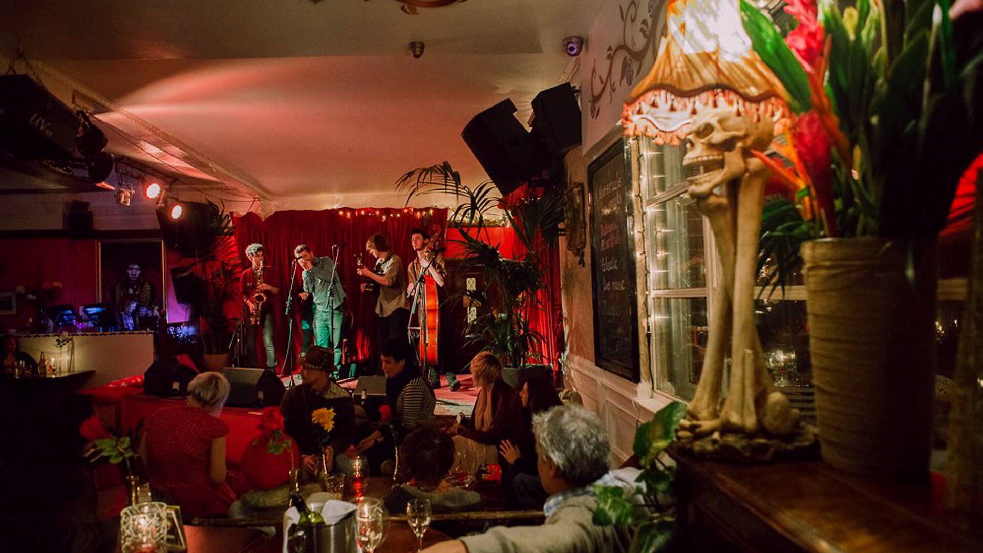 Magic Garden Pub | Bars and pubs in Battersea, London