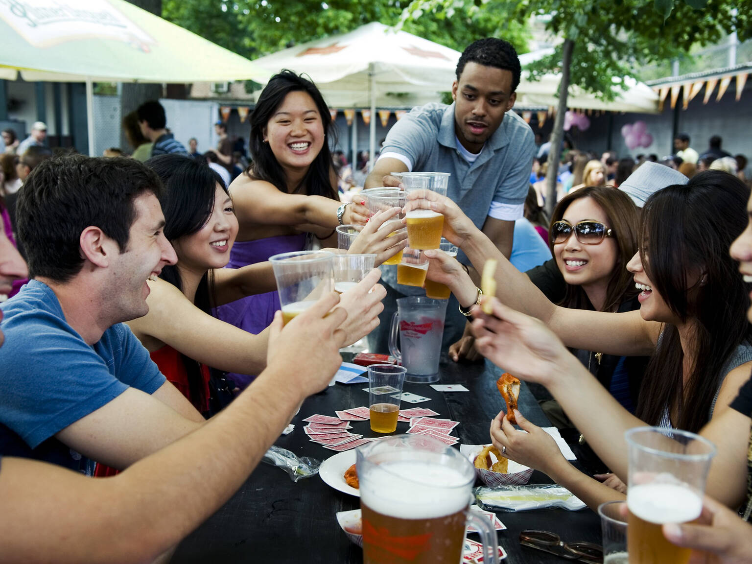 12 Best Astoria Bars For The Ideal Night Out in Queens