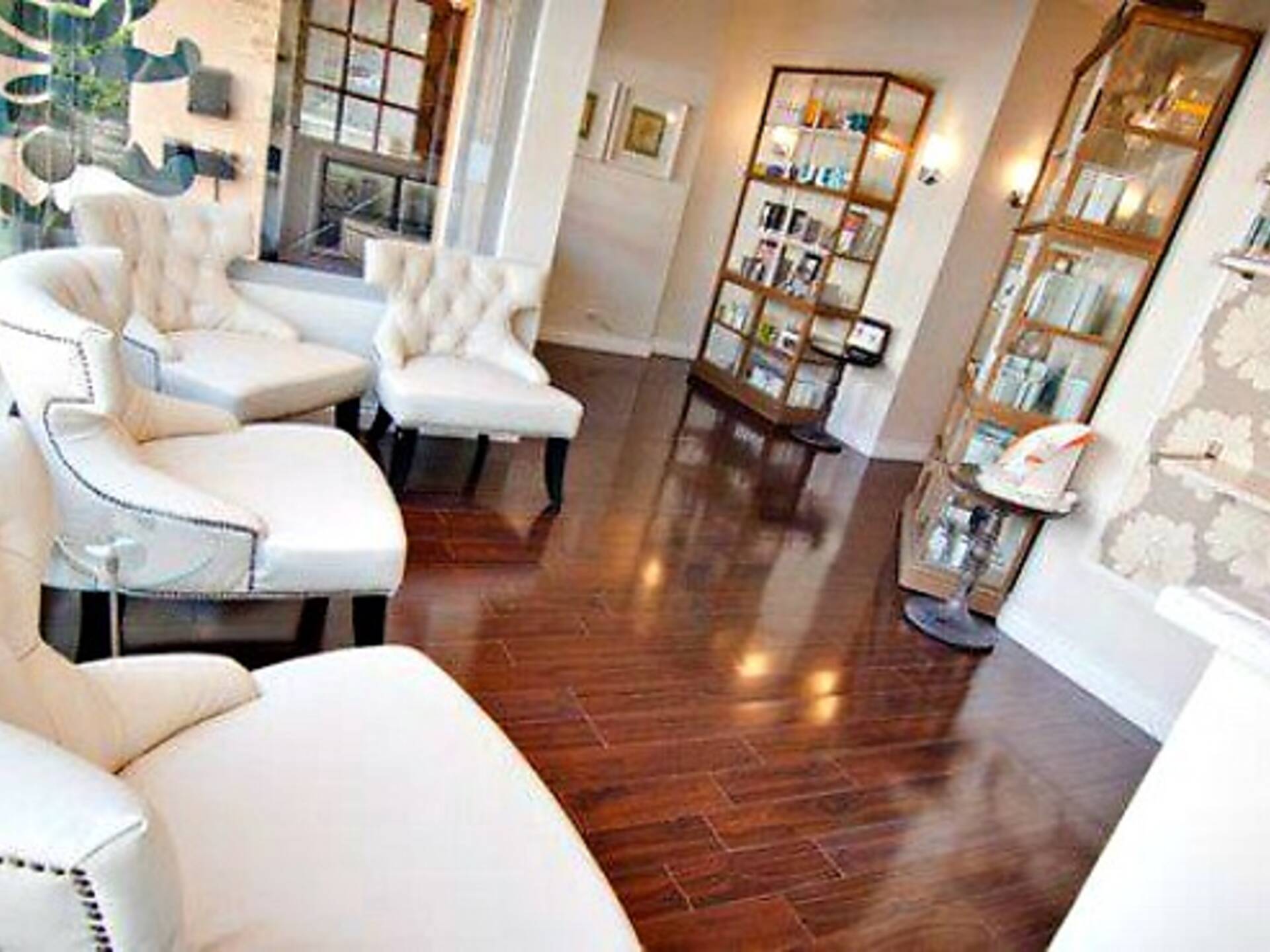 Best facial spa options in LA for glowing skin