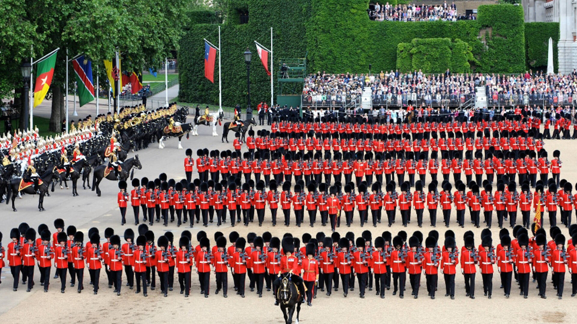 Trooping the Colour: The Queen’s Birthday Parade | Things to do in London
