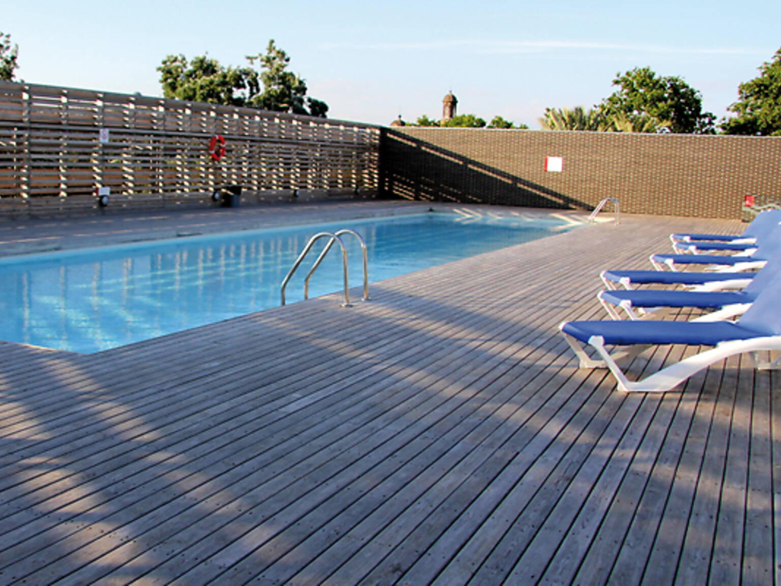 10 Best Outdoor Public Pools in Barcelona, By Local Editors