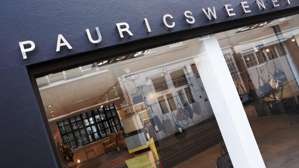 Pauric Sweeney | Shopping in Mayfair, London