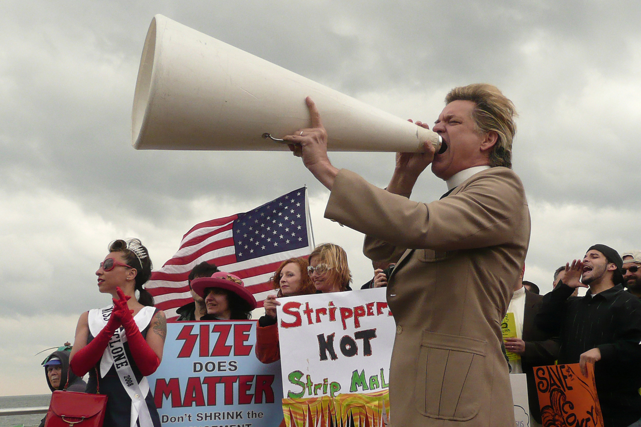 Zipper: movie review , directed by Amy Nicholson | Film review