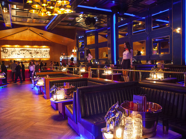 Hooray Henry's | Bars in Beverly, Los Angeles